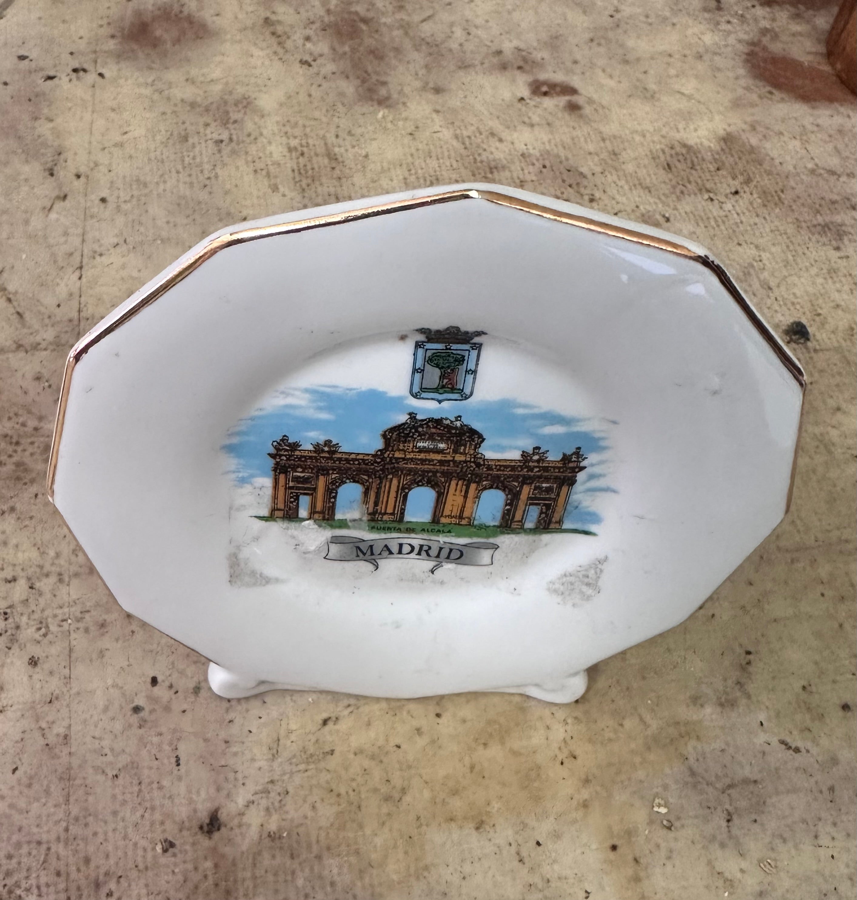 Official Mad Men props, wardrobe and set decoration from the original ...