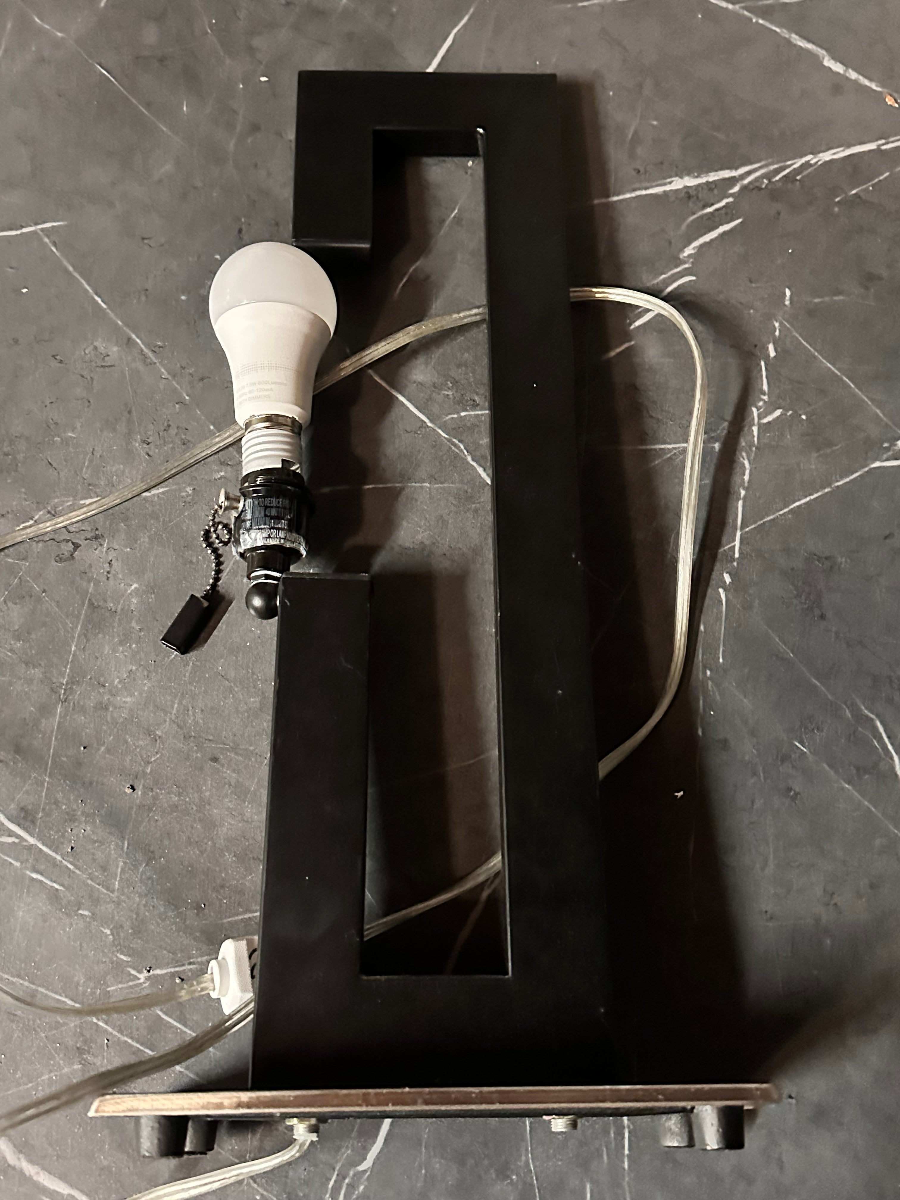 SILICON VALLEY: Richard's HERO Hacker Hostel Bedroom working Light ...